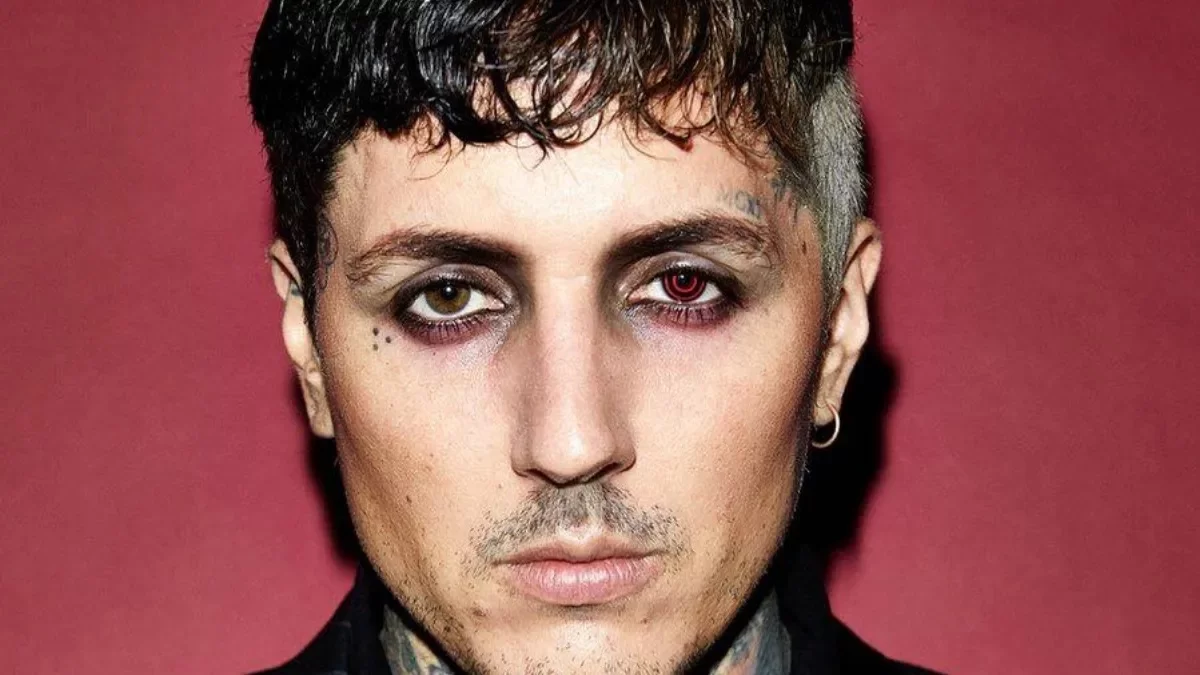 Bring Me The Horizon publica su nuevo single, «straNgeRs»